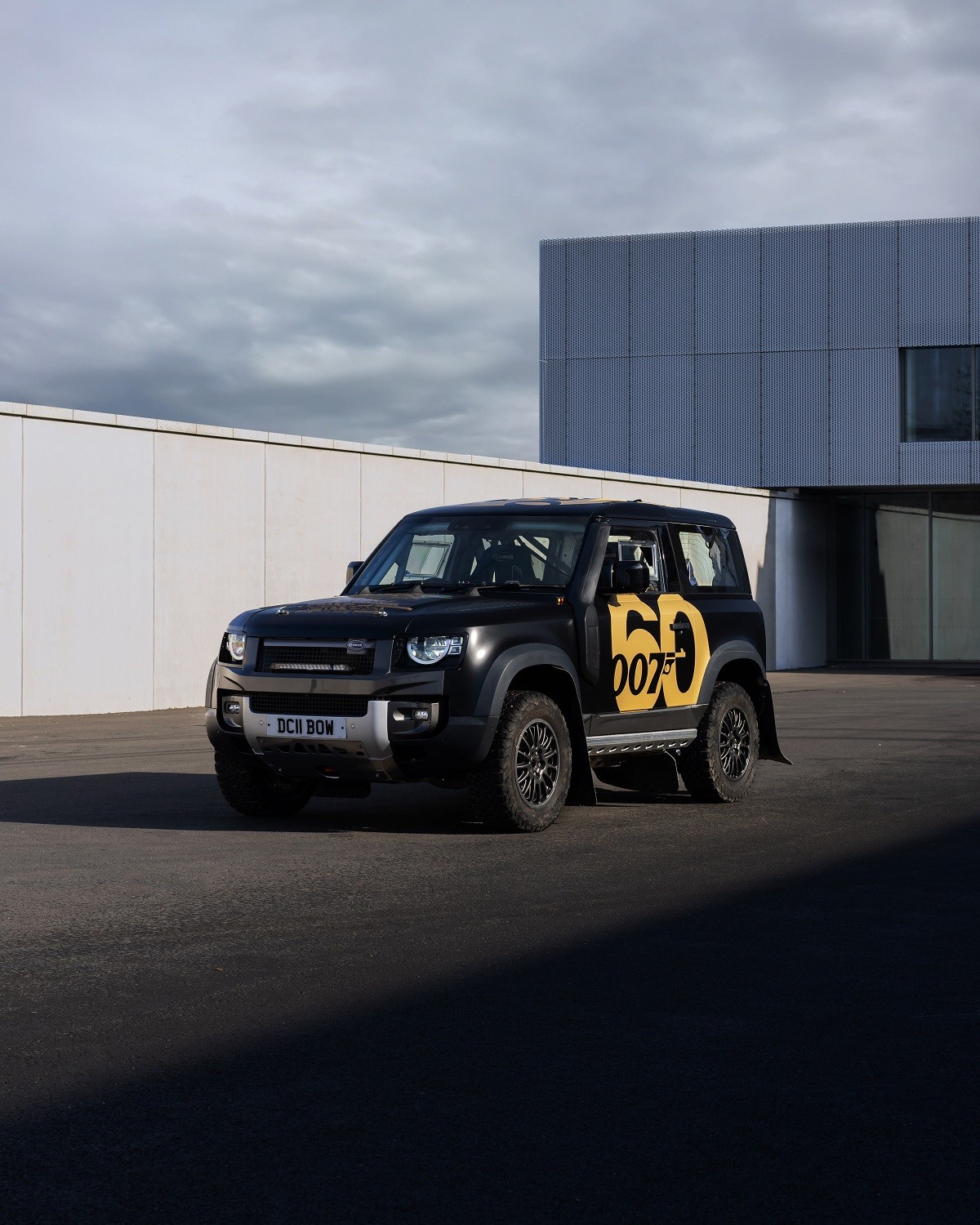 Land Rover Defender Rally รุ่นพิเศษฉลอง 60 ปี ‘James Bond’ – Marsmag.net